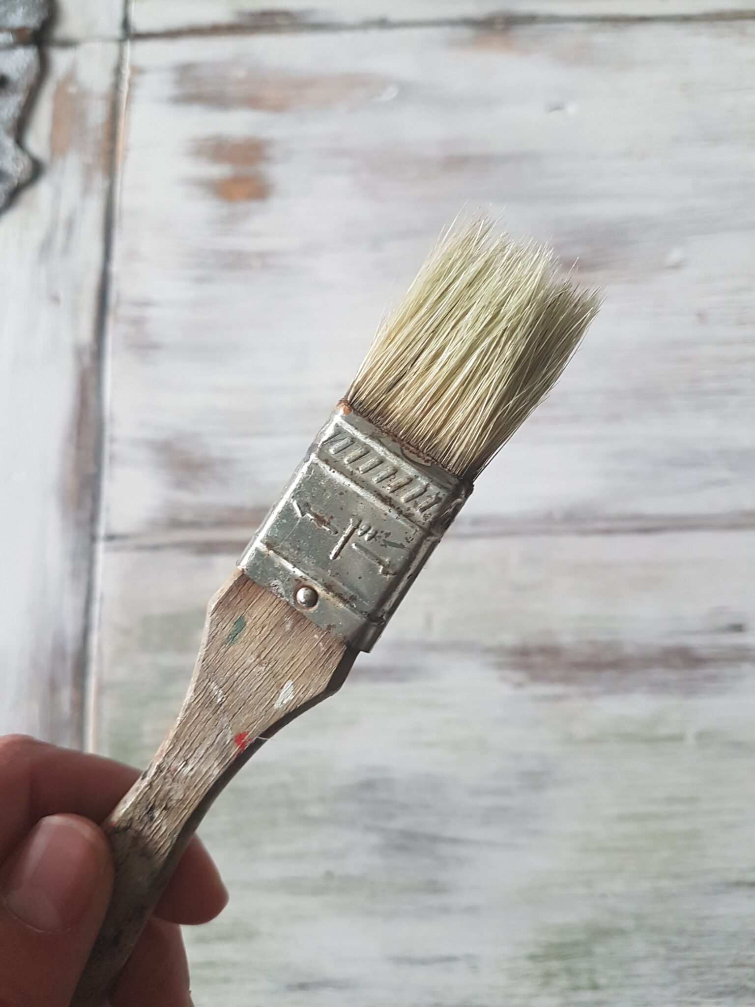 DIY: Turn an Outdated Vase into Old-World Pottery